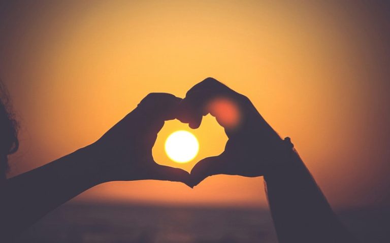 150 Heartfelt Good Evening Messages for Her, Him, and More