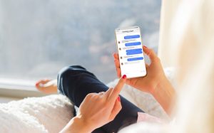 100 Best Text Conversation Starters to Spark Any Chat